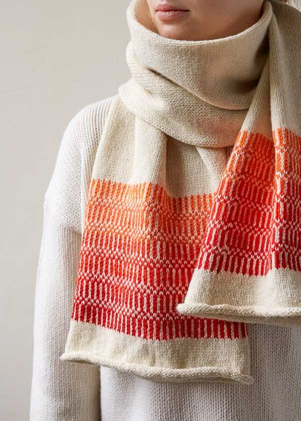 Knit a Stylish Two-Tone Scarf with this Simple Pattern