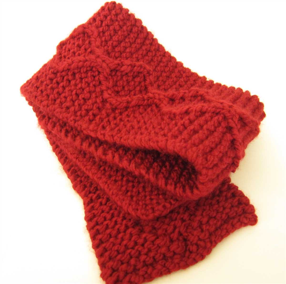 Cozy and Complimentary: Free Knitting Patterns for Bulky Yarn Scarves