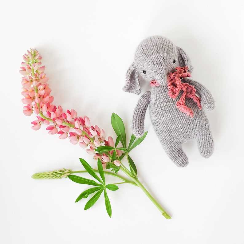 Simple Steps for Knitting an Elephant