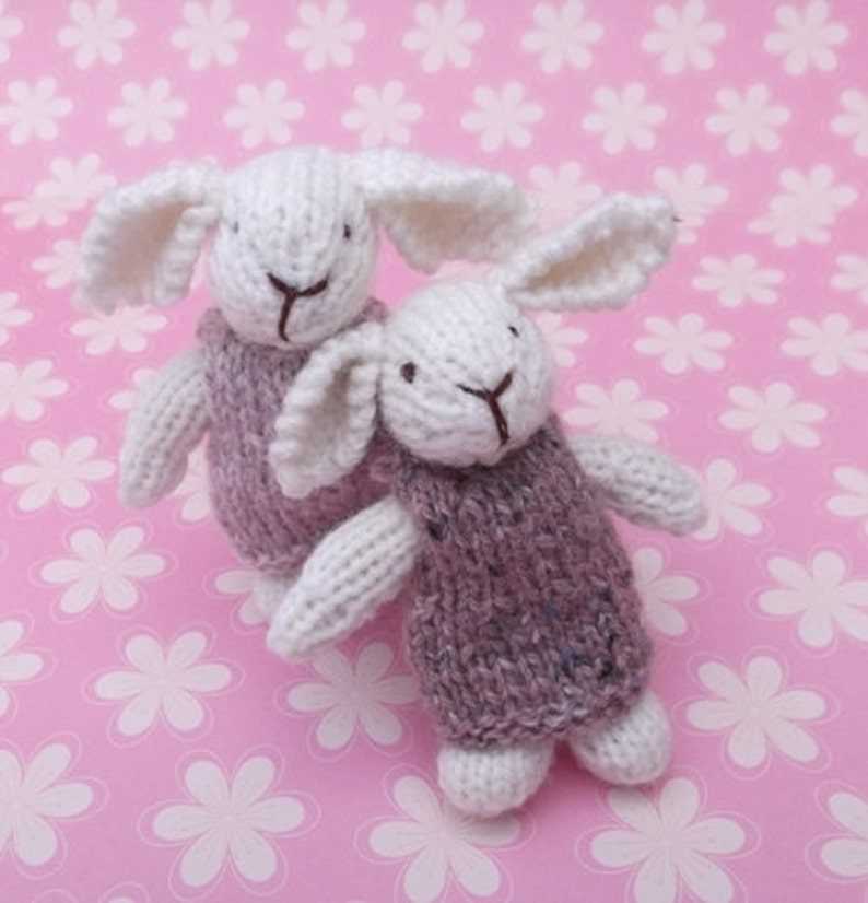 Elegant Elderberry Bunny: A Charming Knitting Pattern