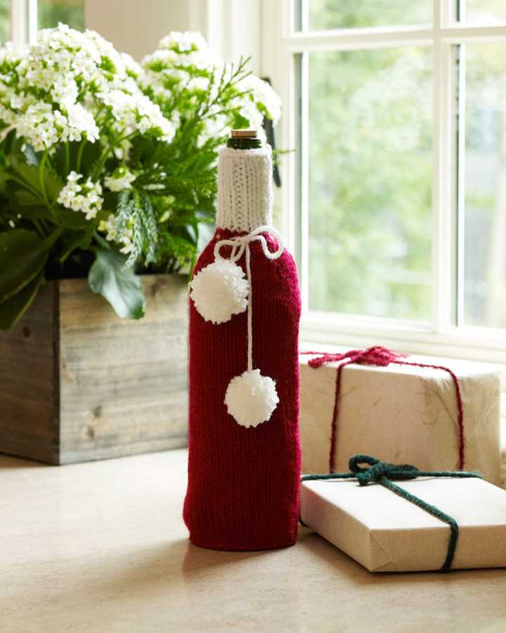 Cozy up your wine bottle with this free knitting pattern