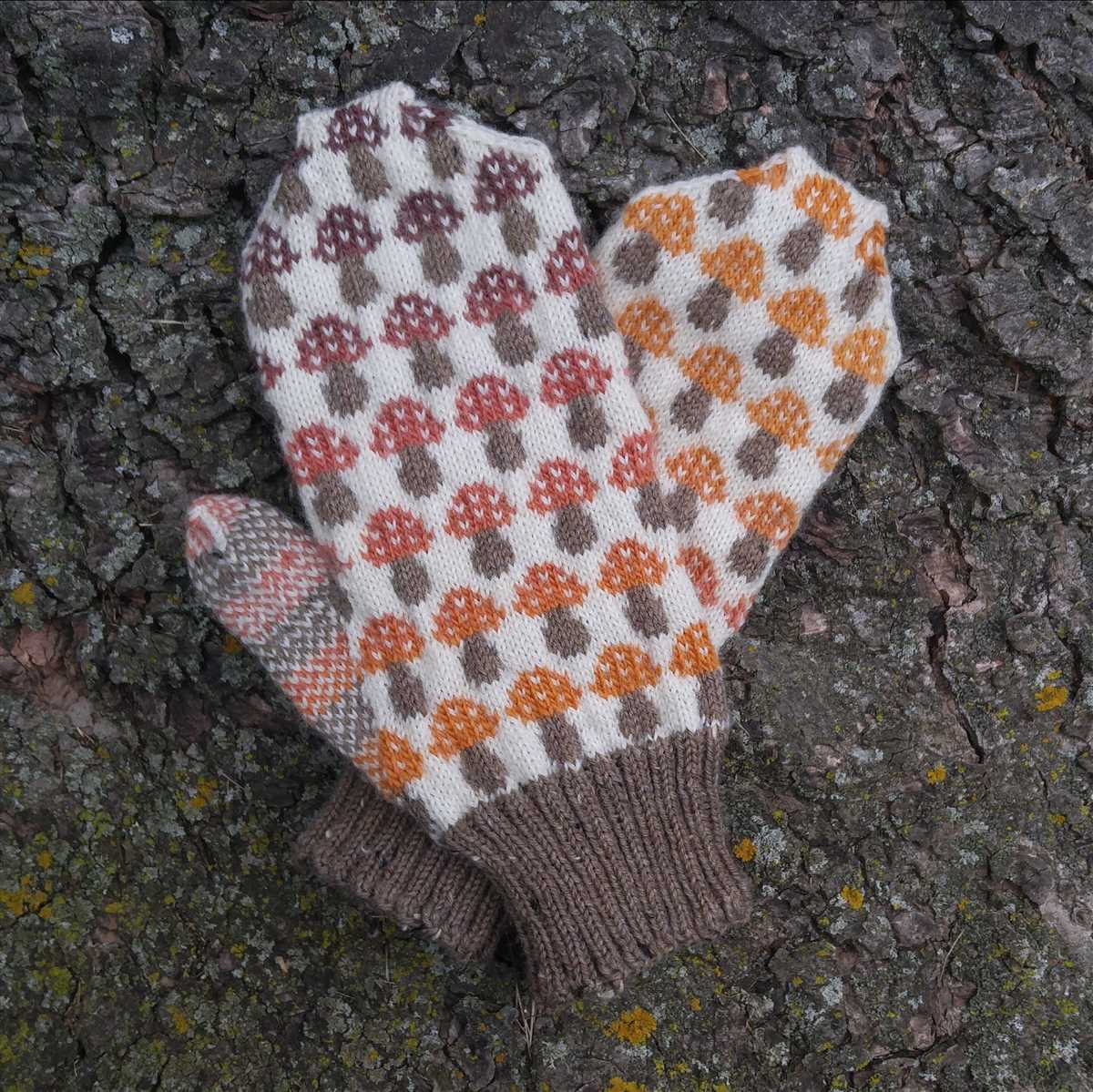 Cozy and Free: Mittens in the Round Knitting Patterns