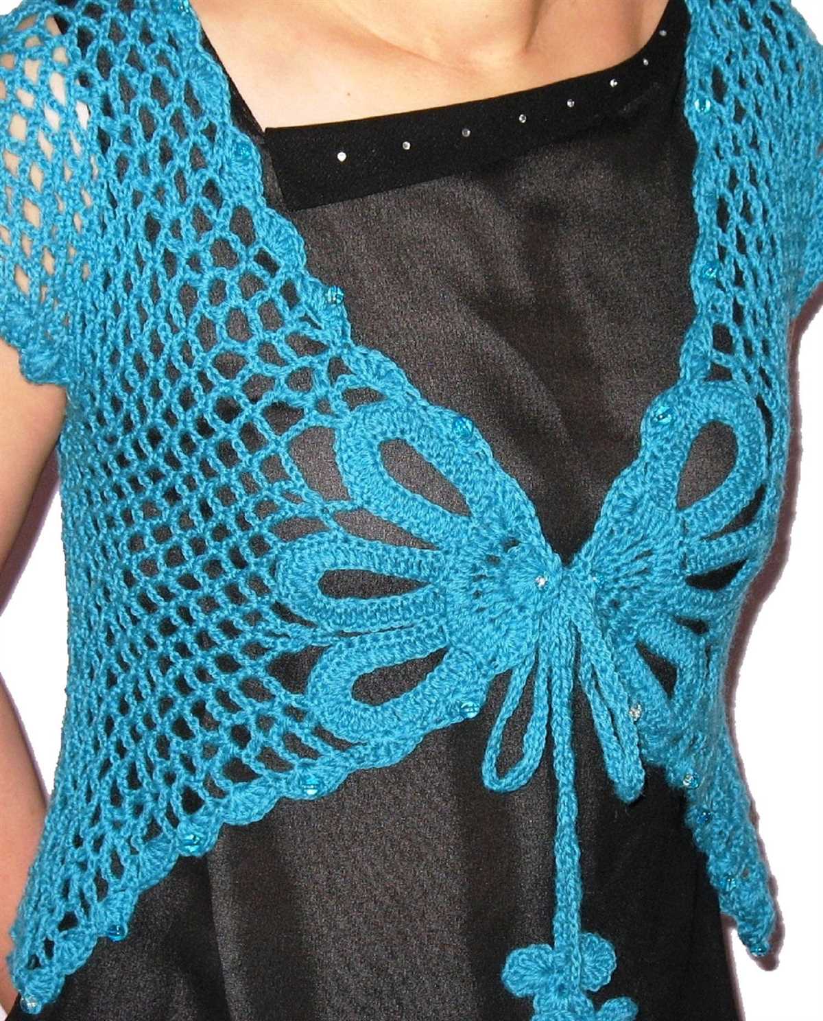 Stylish and lightweight summer shrug knitting pattern