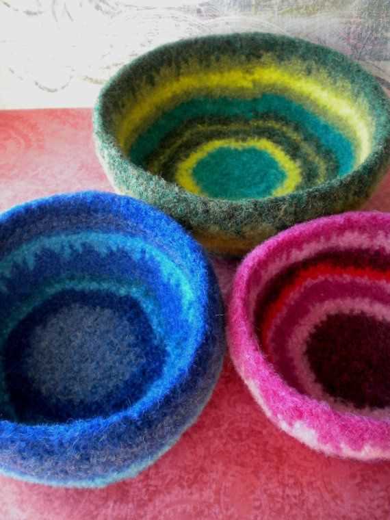 Easy and Free Pattern for Knitting and Felting a Bowl