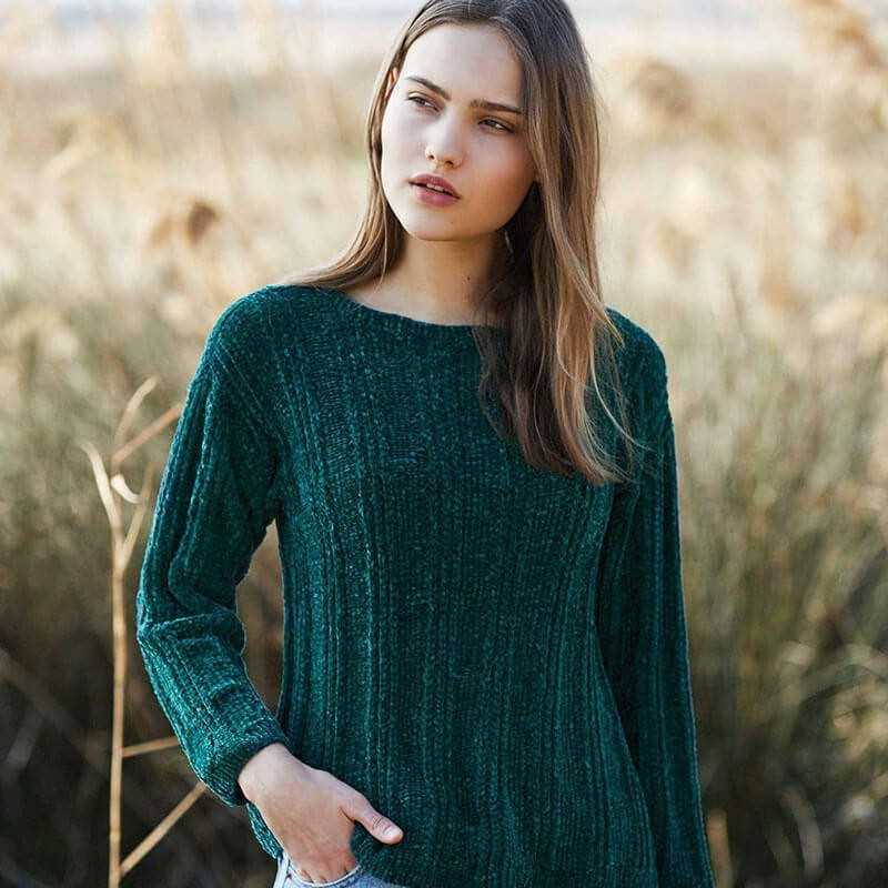 Stylish designs for women's knitted sweaters