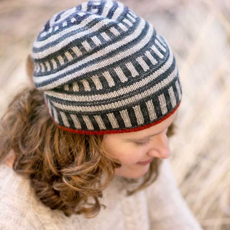 Stylish and simple: Knit your own top down hat