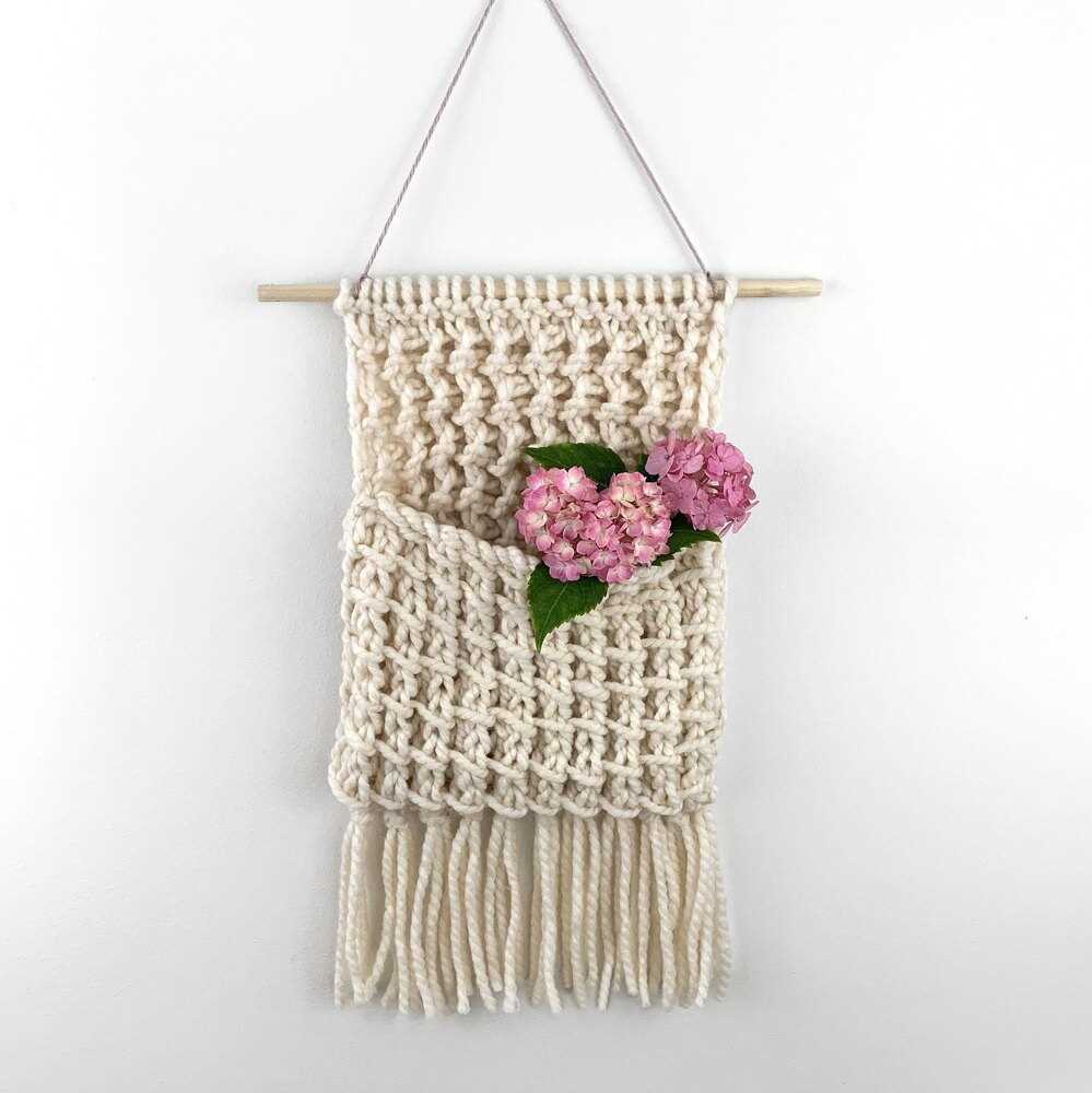 Unique DIY Patterns for Knitted Wall Hangings