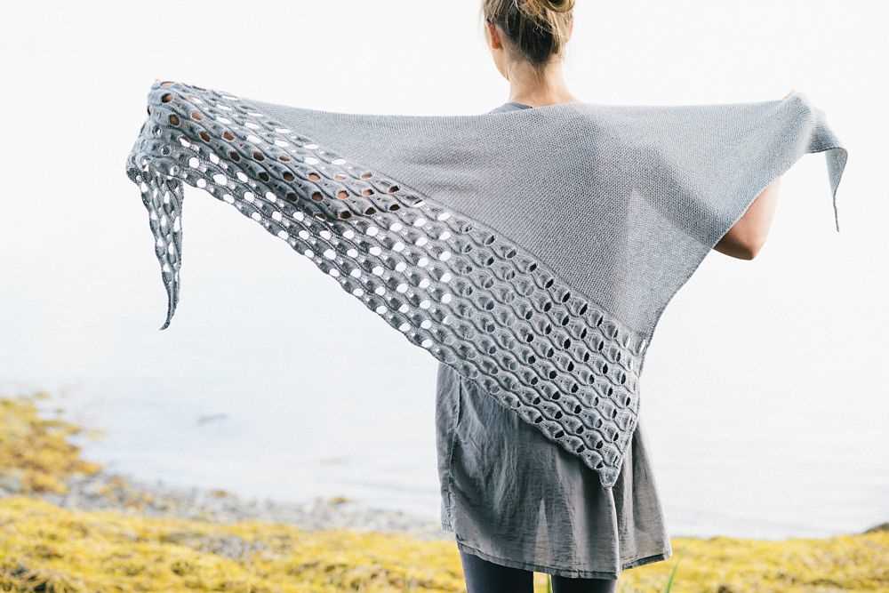 How to Knit a Boomerang Shawl with a Free Pattern