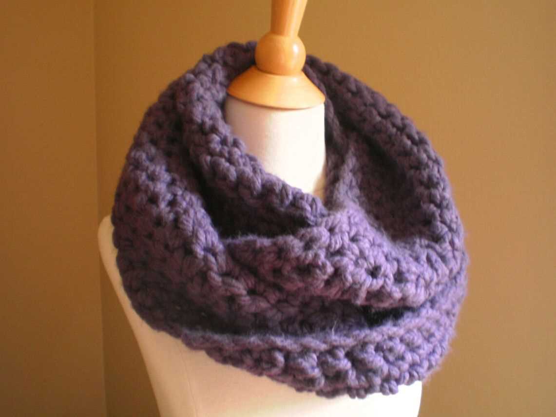 Cozy and Complimentary: Free Knitting Patterns for Bulky Yarn Scarves