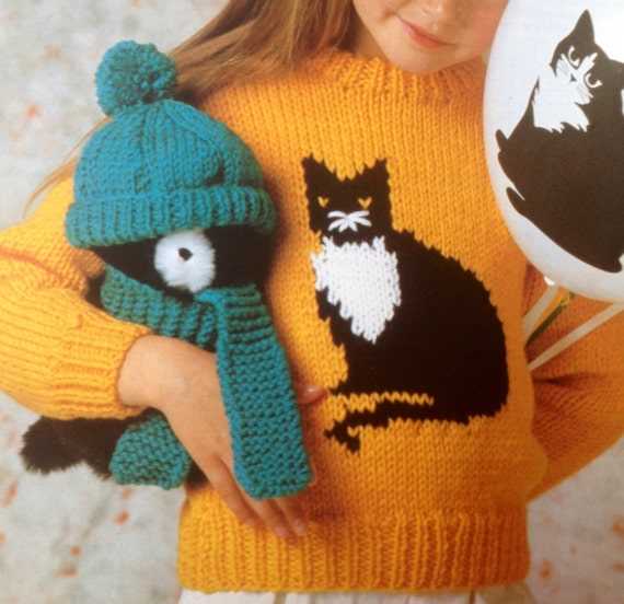 Cozy and Stylish: Knit Your Own Cat Sweater with This Unique Pattern