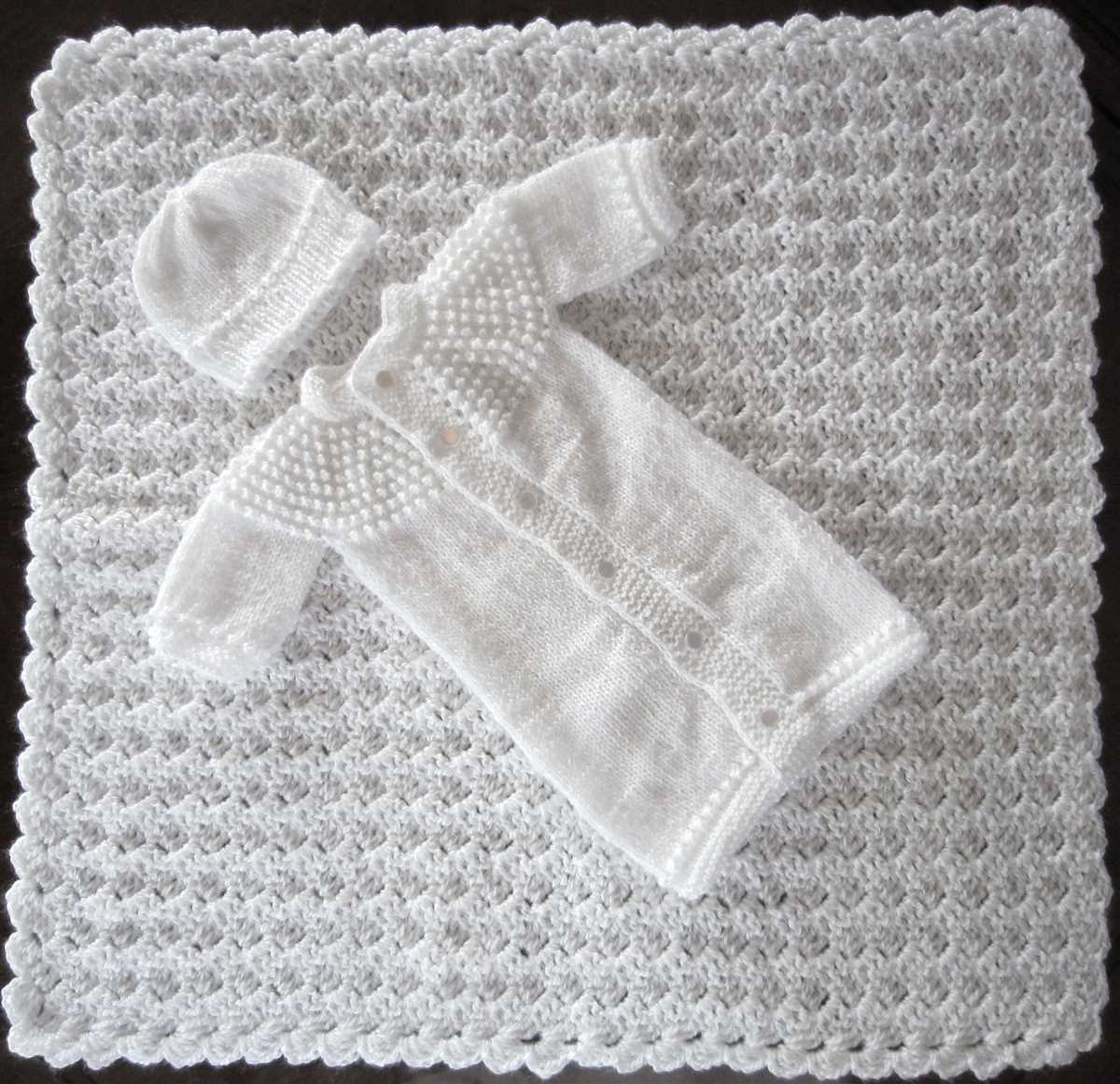 Tiny Stitches: Knitting Patterns for Preemies
