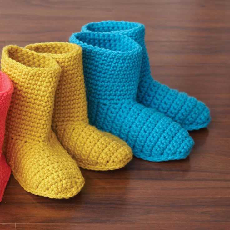 Cozy and Cute: Knit Boot Slippers for Kids!