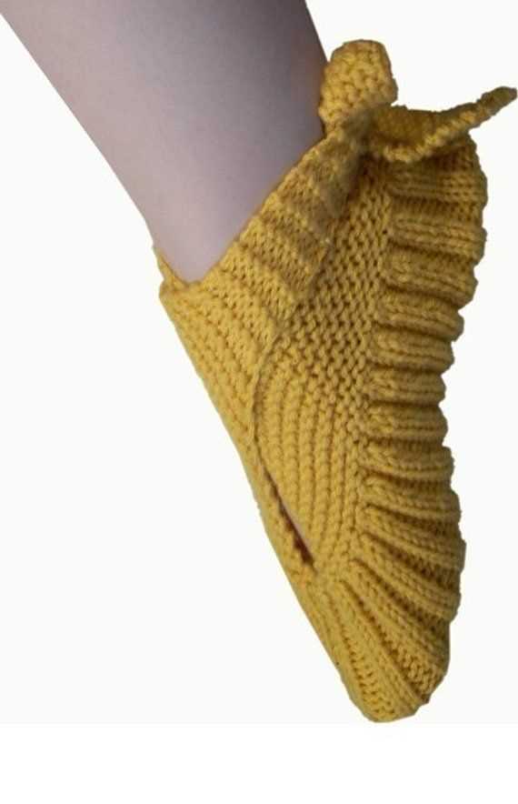 Cozy and Chic: Free pattern for flat knit slippers