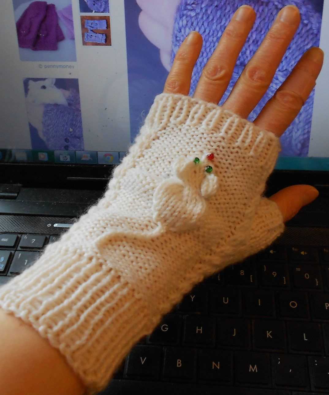 Cozy and Cute: Knit Gloves for Kids
