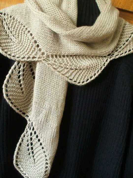 How to Knit a Boomerang Shawl with a Free Pattern