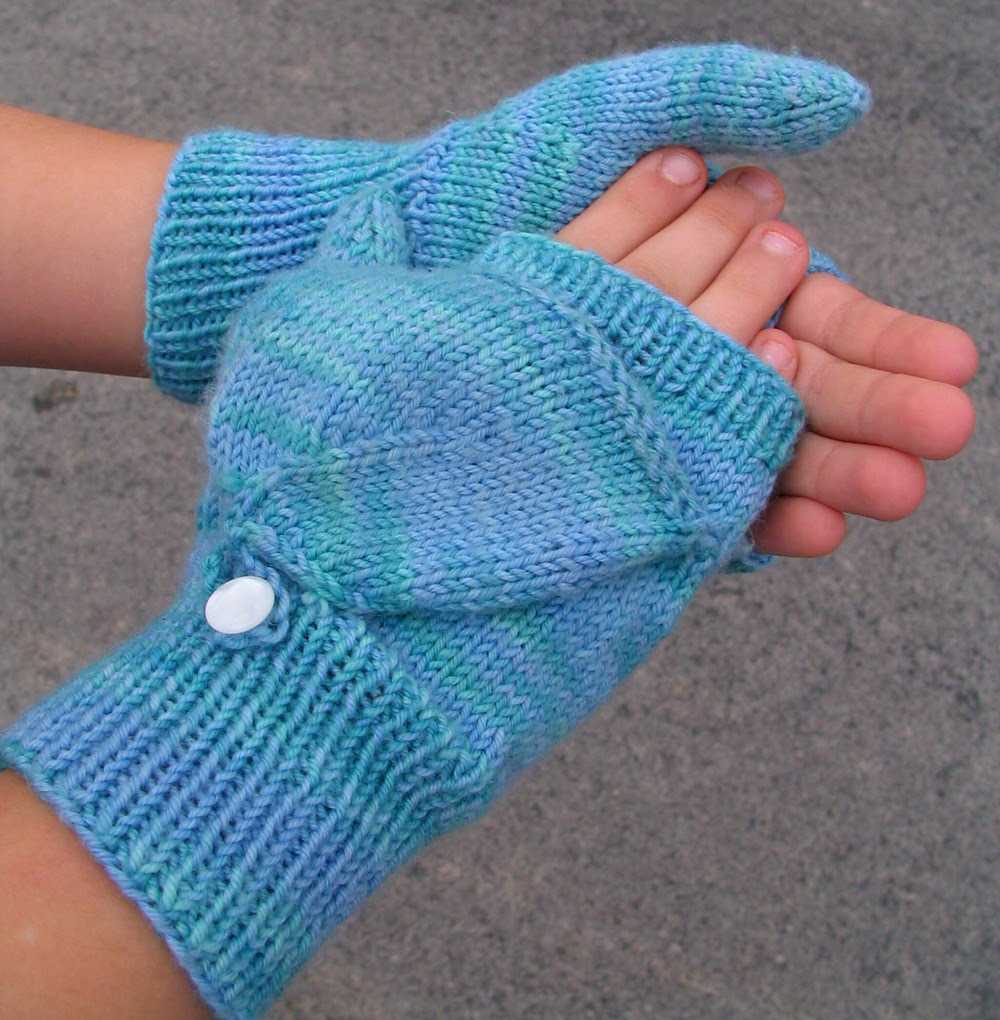 Cozy and Convenient: Try This Free Flip Top Mittens Knitting Pattern