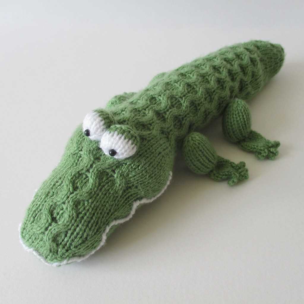 Knit your very own crocodile with this free pattern!