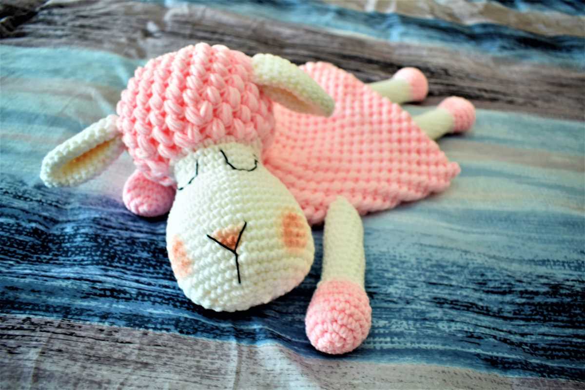 Free knitting pattern for a lovey blanket
