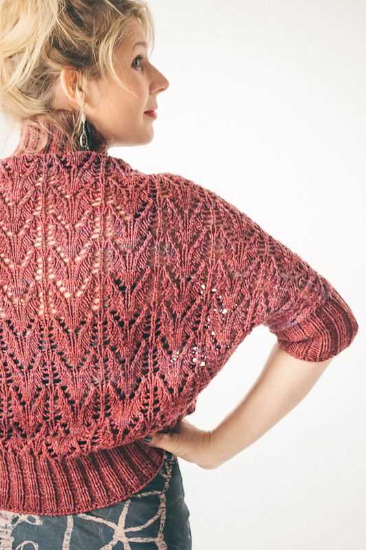 Stylish and lightweight summer shrug knitting pattern