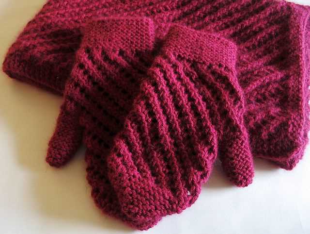 Cozy and Chic: Knitting Patterns for Little Red Windows