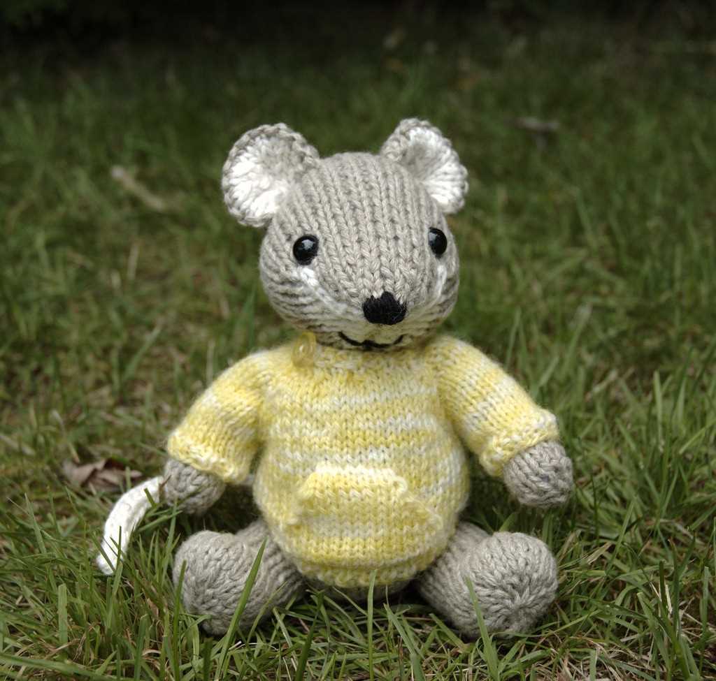 Free knitting patterns for adorable stuffed animals