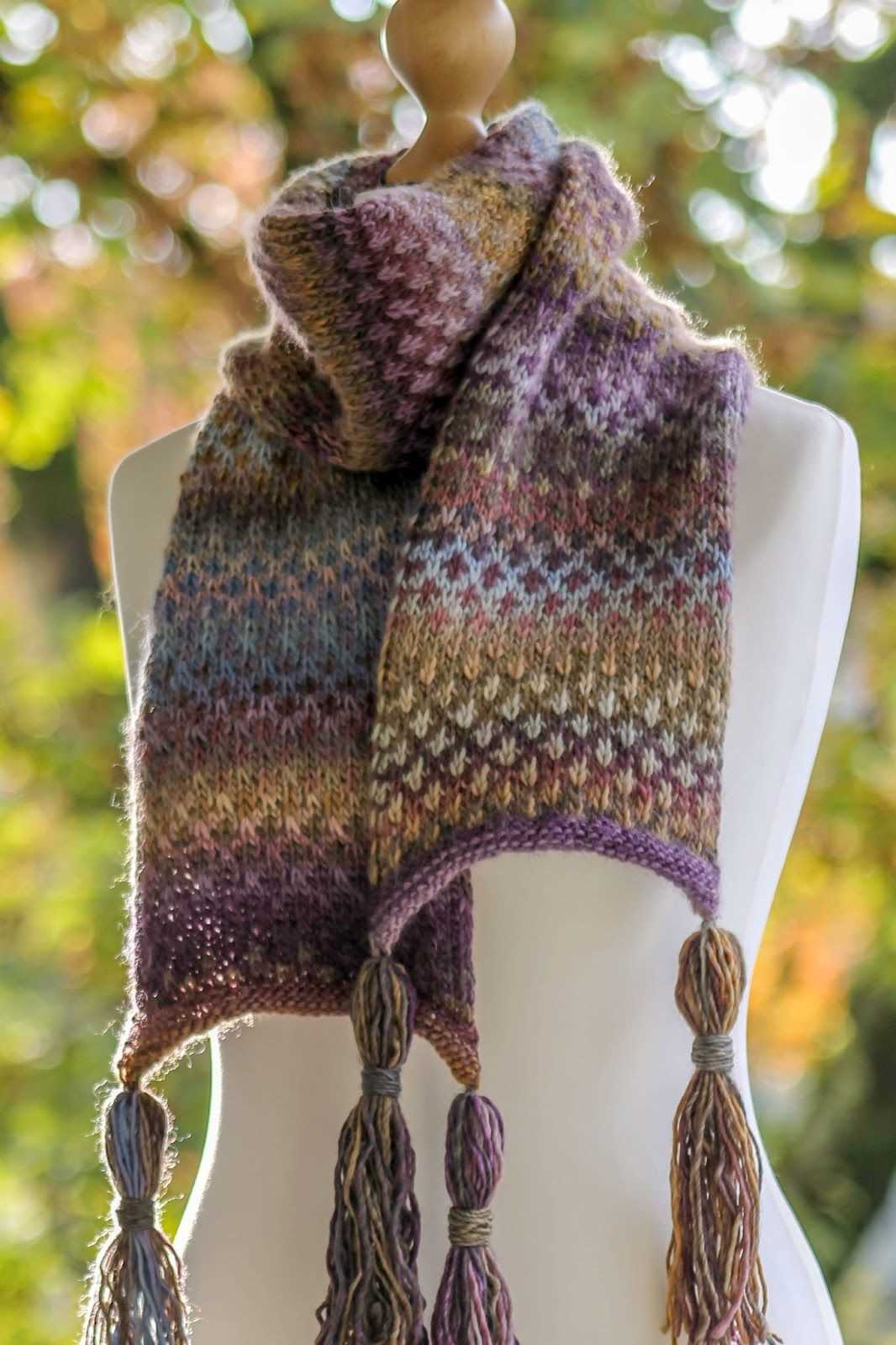 Cozy and Complimentary: Free Knitting Patterns for Bulky Yarn Scarves