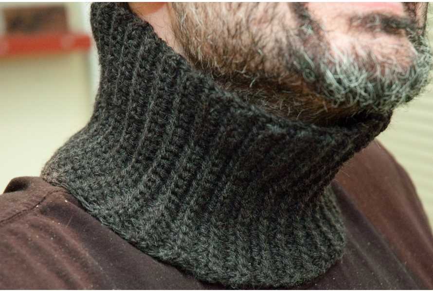 Cozy and Stylish: Knit Your Own Neck Gaiter