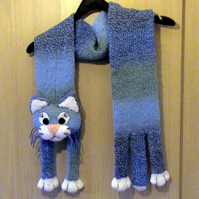 Knit a Cozy Cat Scarf with this Free Pattern!