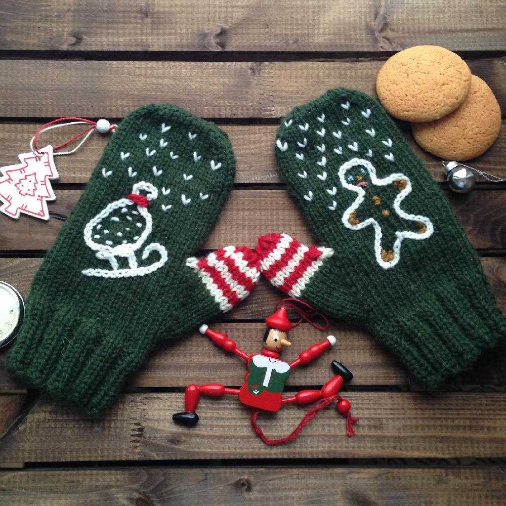Cozy Winter Accessories: Miniature Mittens Knitting Pattern