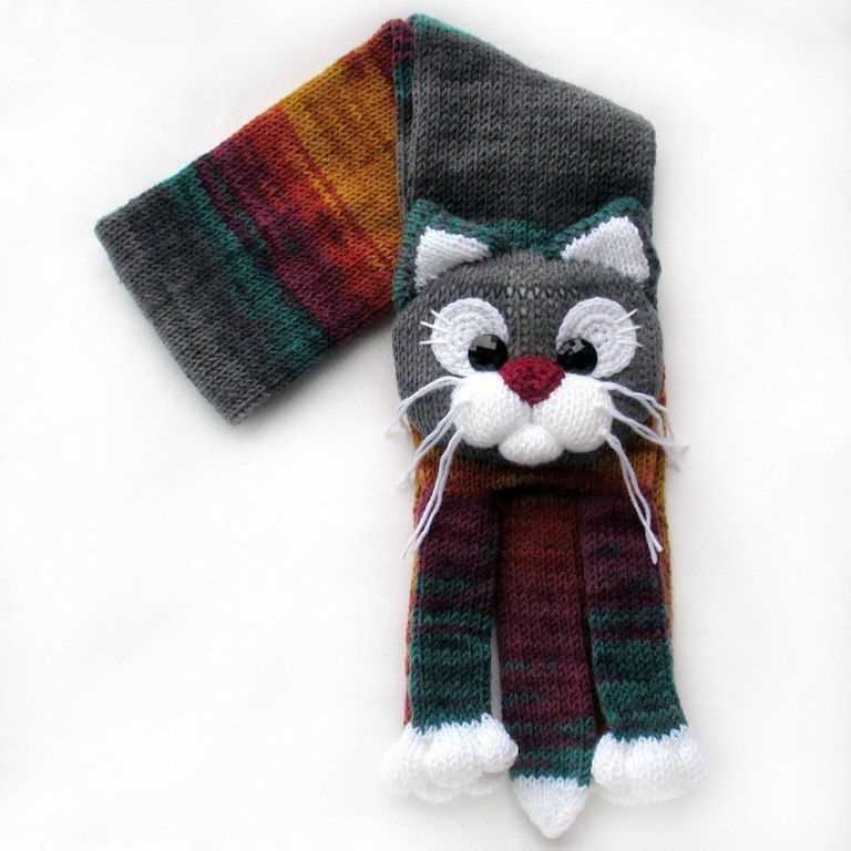 Knit a Cozy Cat Scarf with this Free Pattern!