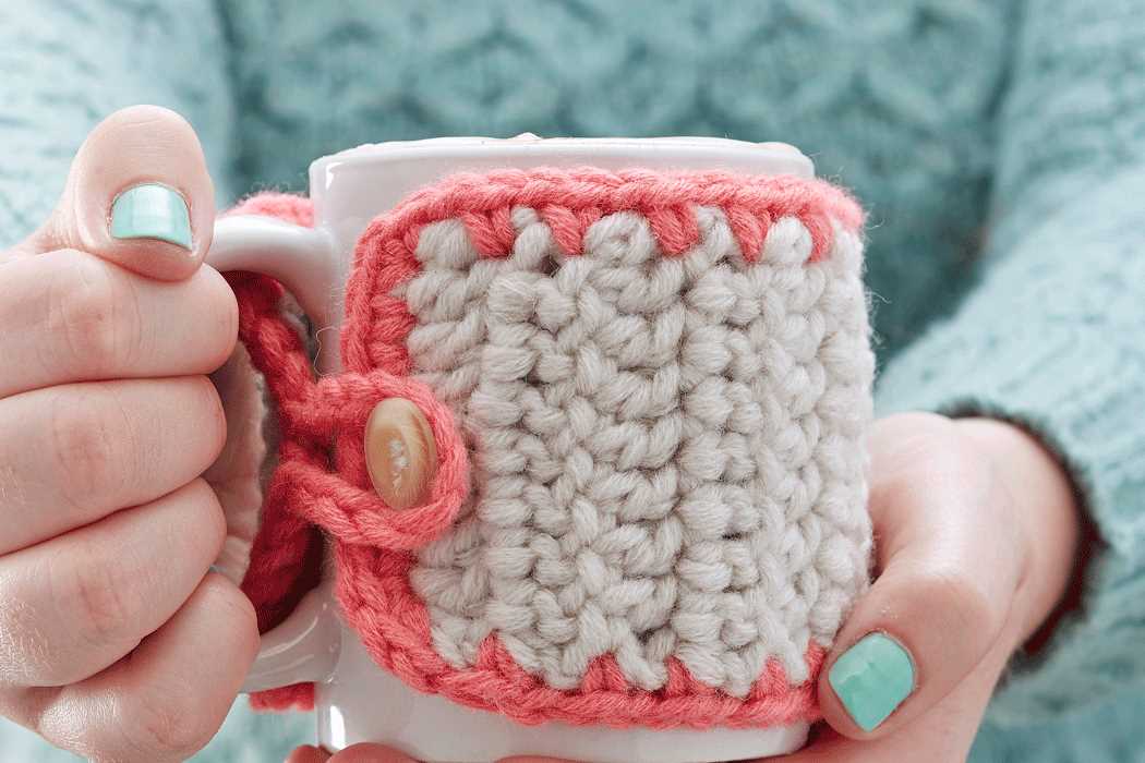 Cozy Up Your Mugs with These Free Knitting Patterns