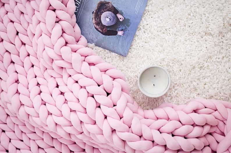 Creating a Cozy Chunky Knit Blanket with Yarn Bee Yarn