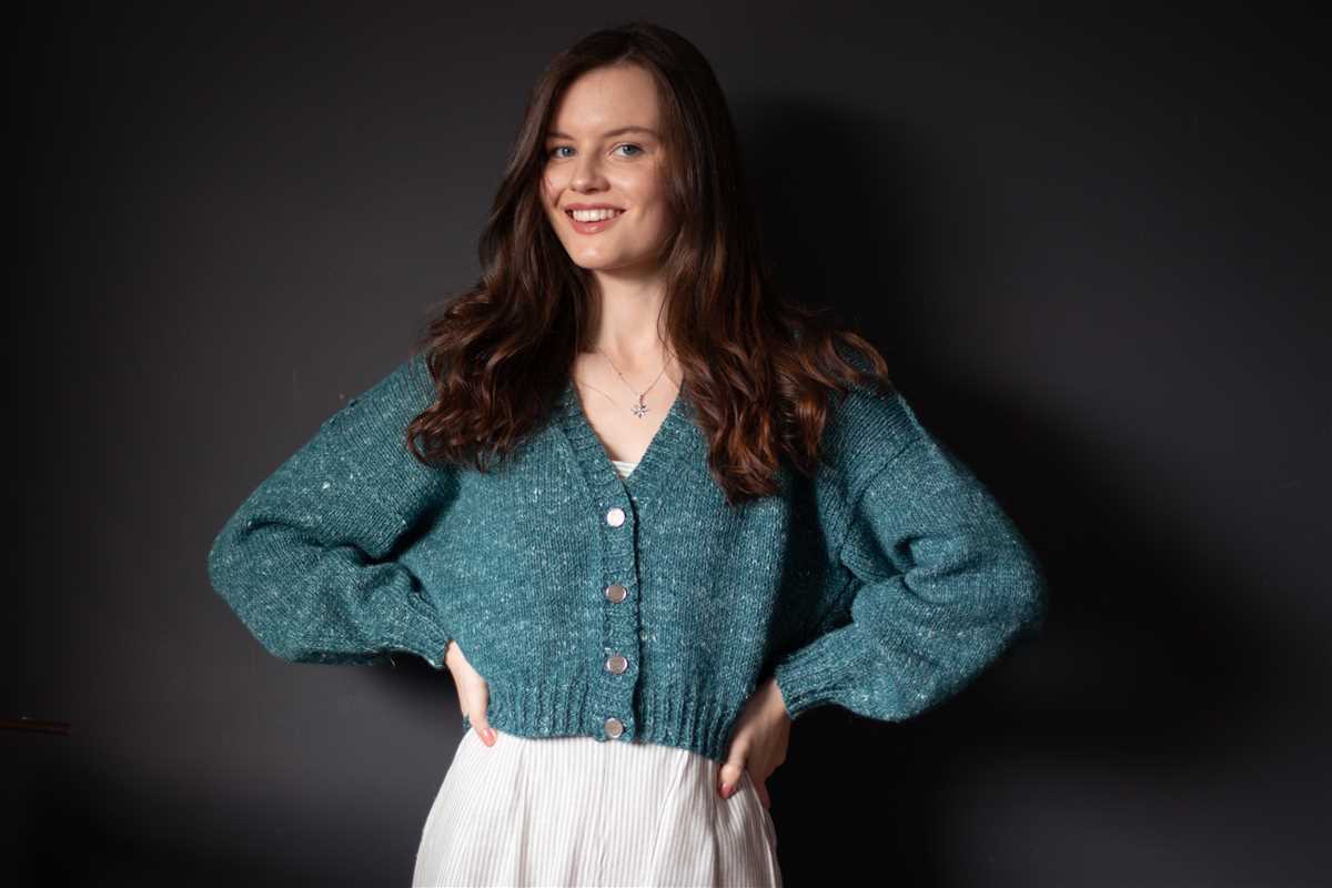 Step-by-step guide to knitting a cropped cardigan