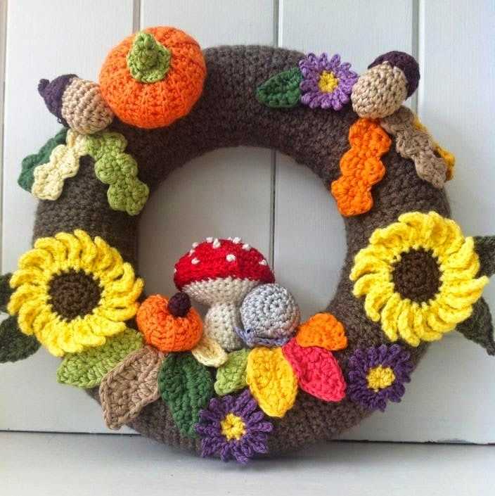 Cozy Knitting: Creating an Autumn Wreath