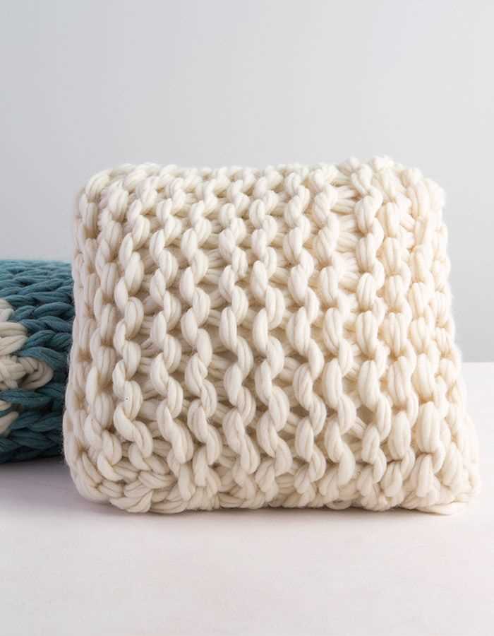 Cozy and Stylish: Knit Your Own Pillowcase!