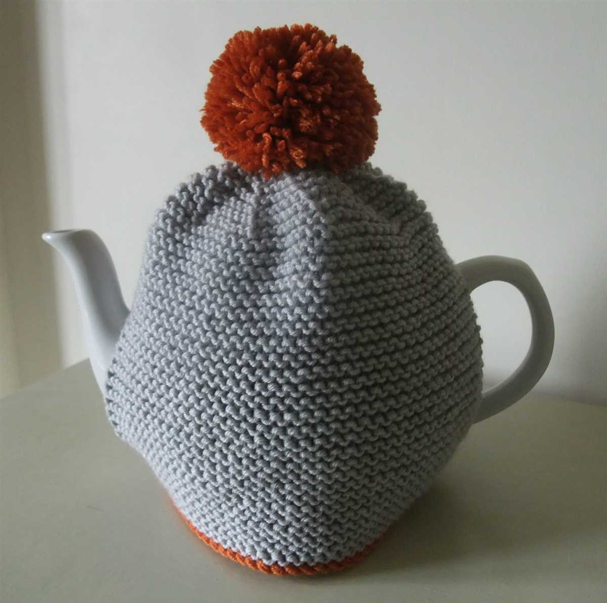Easy Knitting Pattern for a Tea Cosy