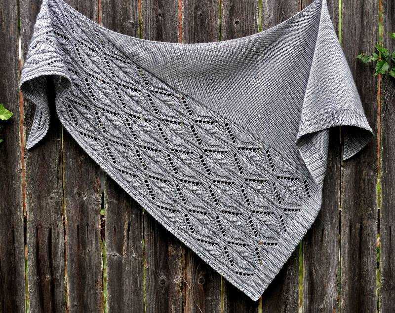How to Knit a Boomerang Shawl with a Free Pattern