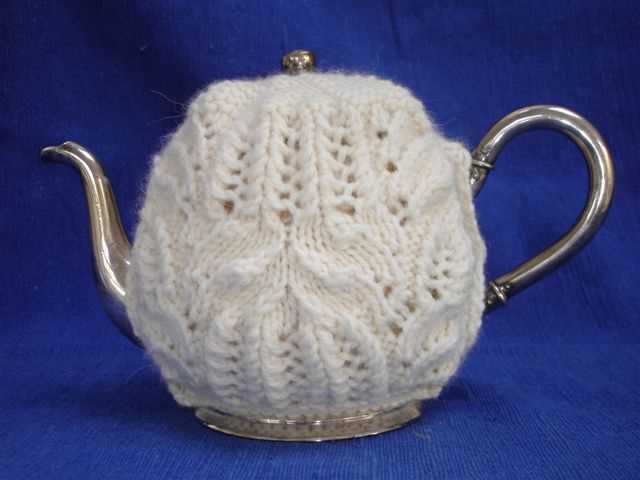 Cozy up with this English tea knitting pattern