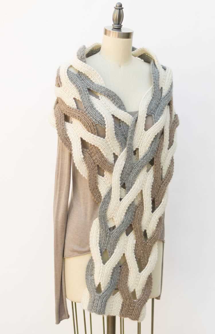 Effortlessly Stylish: Knitted Wrap Pattern for All Seasons