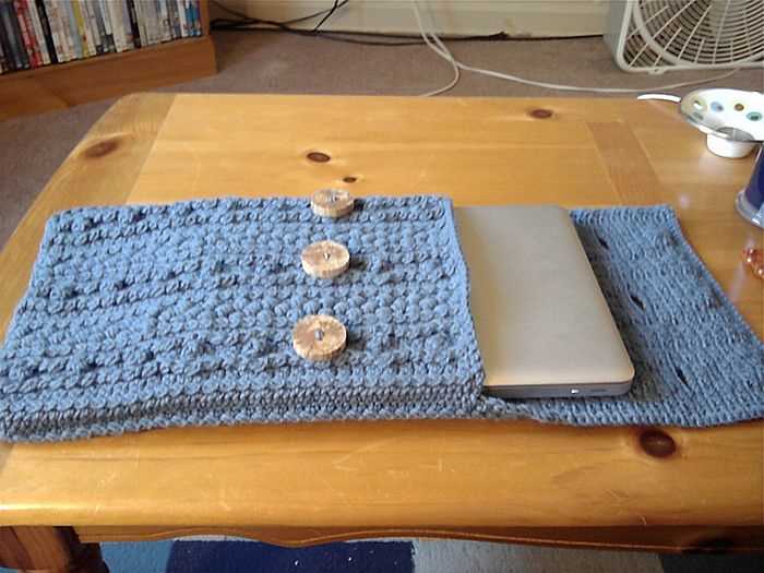 Stylish and Practical: A DIY Pattern for a Knitted Tablet Case